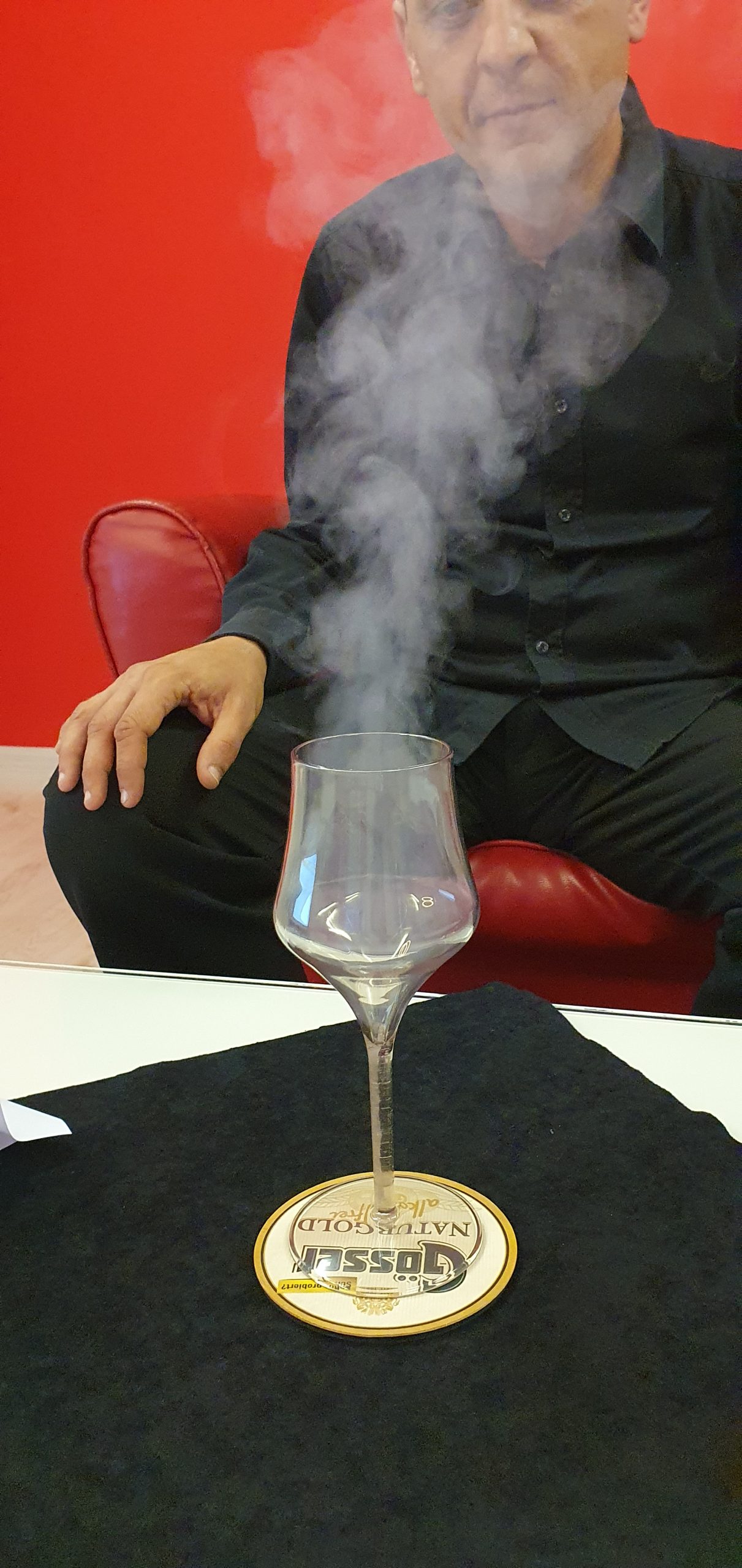 Mist Glass and Smoke Machine for Magic Tricks on Remote Controller - NEW!